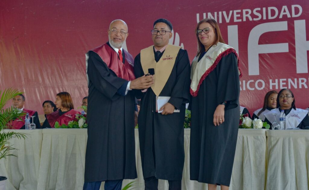 UFHEC gradúa 813 nuevos profesionales reafirmando su compromiso con la ...